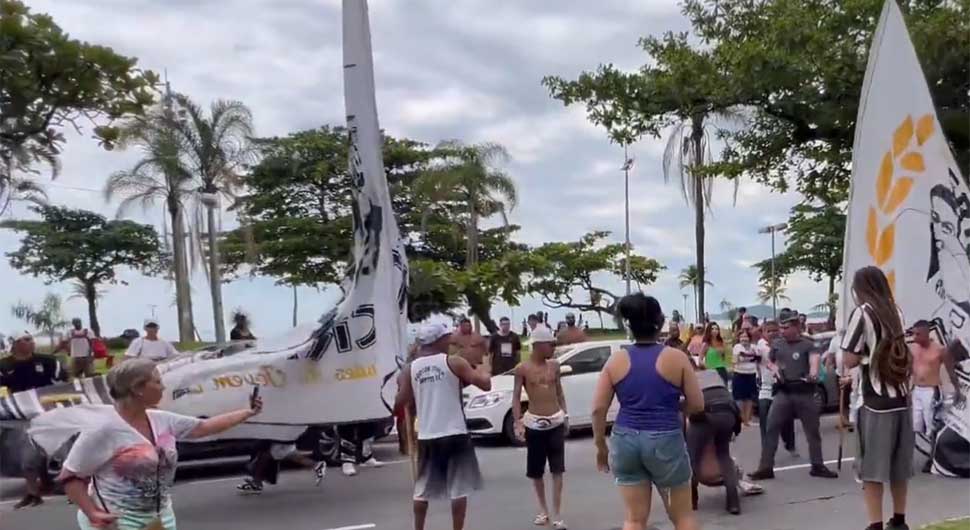 Tuča na sahrani legendarnog Pelea