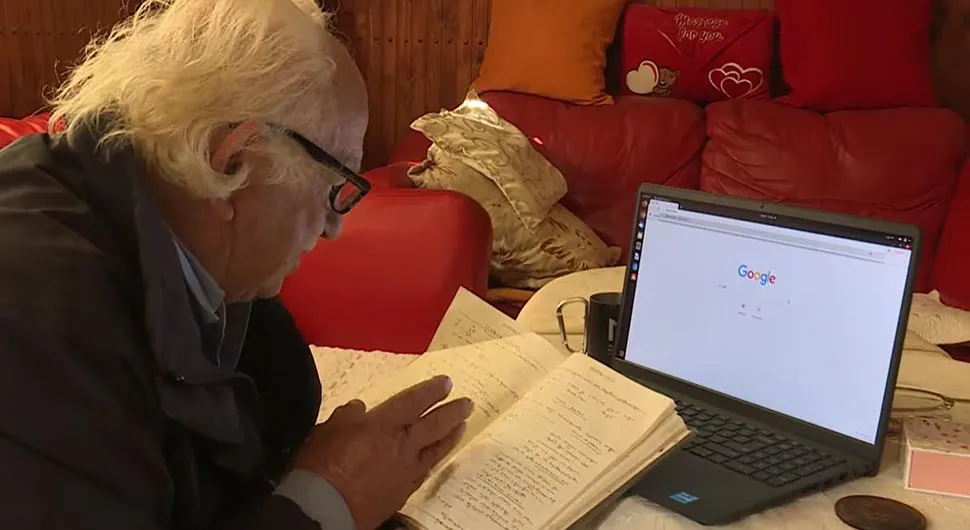 U 88. godini upisao fakultet - Pogledajte kako uči Branislav Radulović